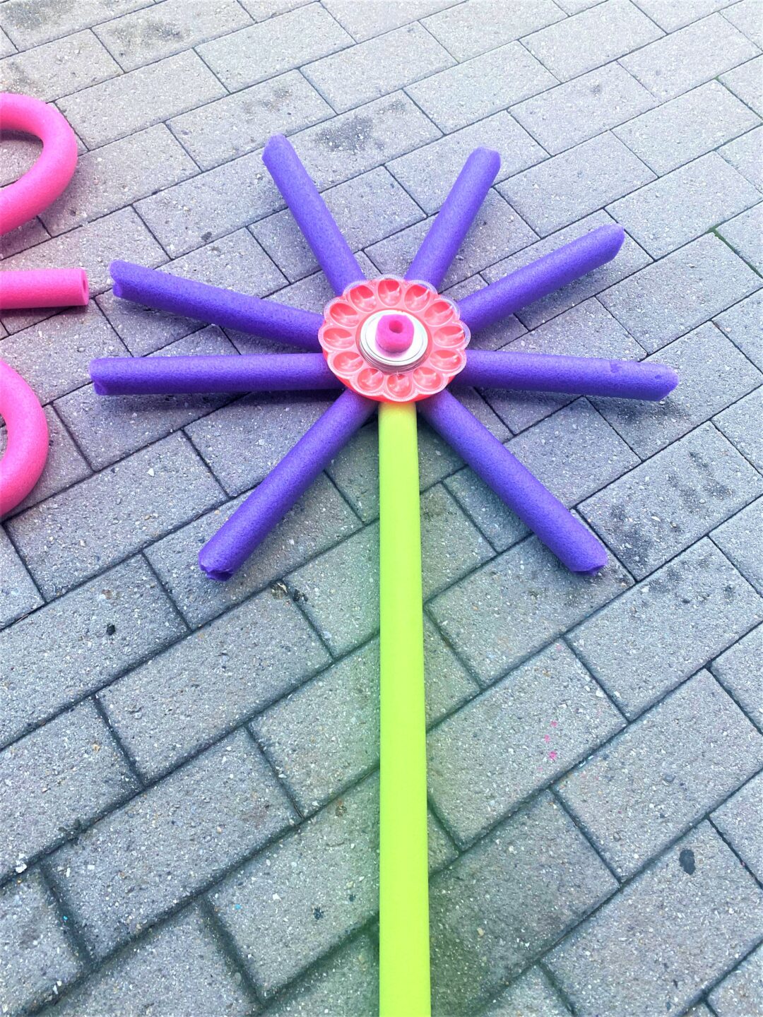 Noodle on This DIY: Fun Flowers From Pool Accessories & Goodwill Finds ...