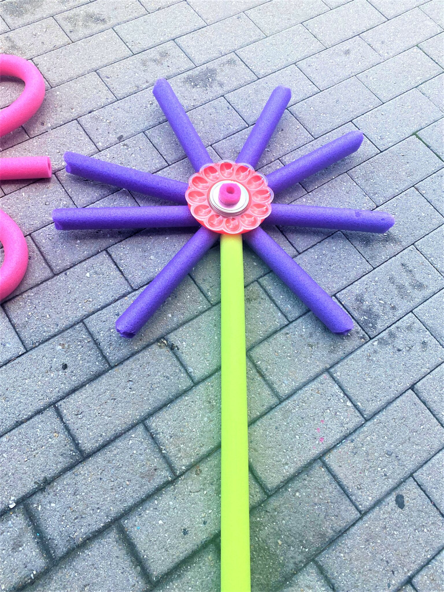 Noodle on This DIY: Fun Flowers From Pool Accessories & Goodwill Finds ...