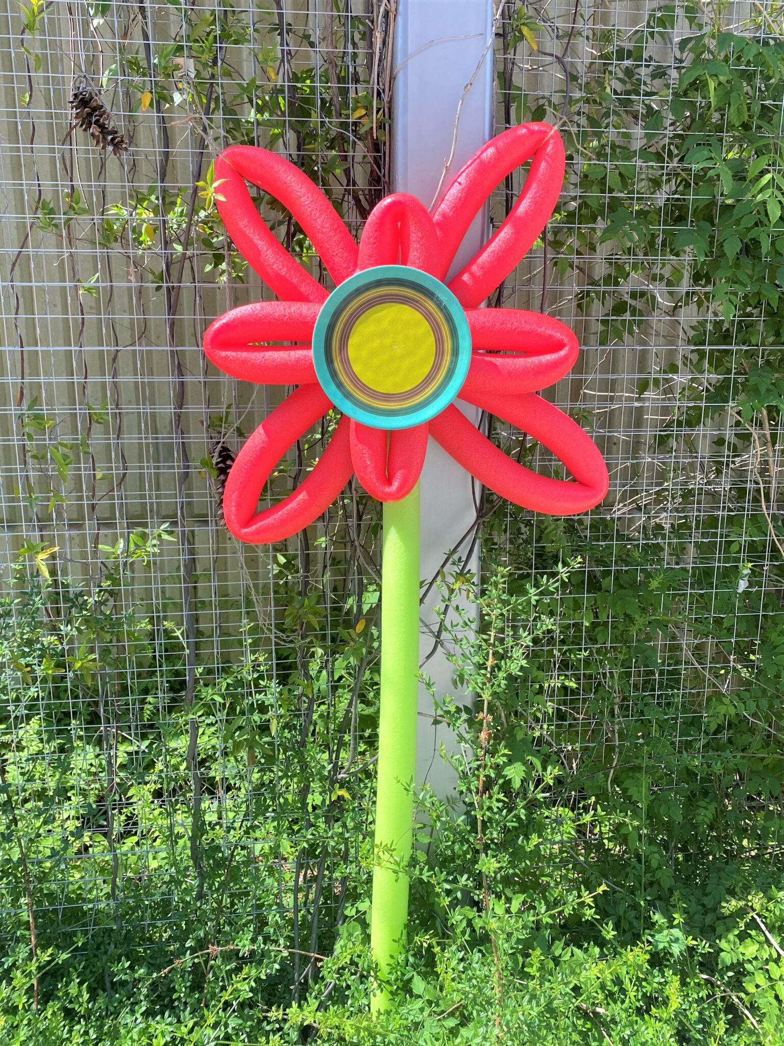 Noodle on This DIY: Fun Flowers From Pool Accessories & Goodwill Finds ...