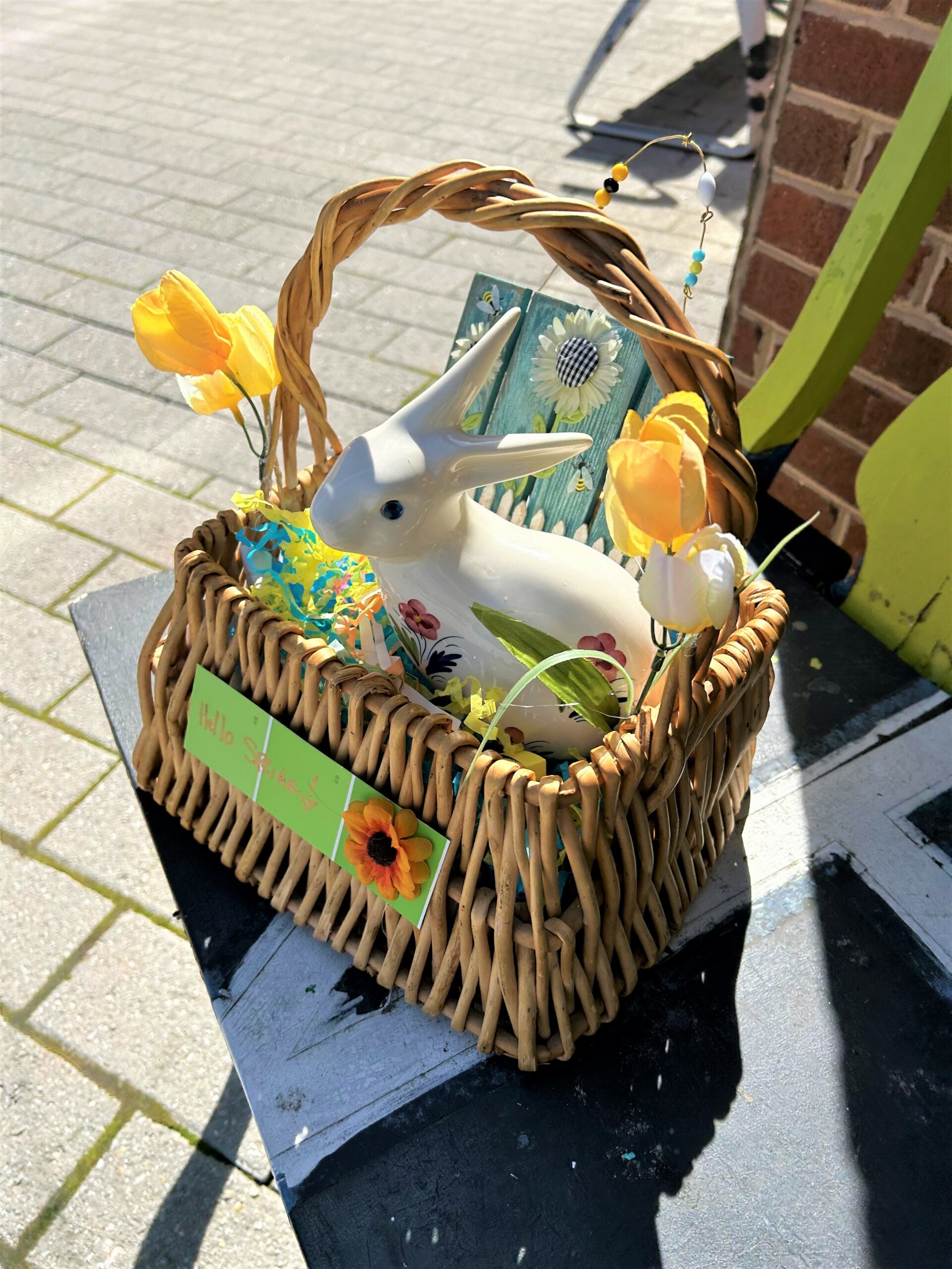 How to Upcycle Thrift Store Finds into Happy Spring Vignettes - Finding ...